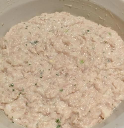 炸肉丸子怎么不粘连_炸肉丸子为什么总粘在一起-第2张图片-山城妙识 炸肉丸子怎么不粘连_炸肉丸子为什么总粘在一起-第2张图片-山城妙识