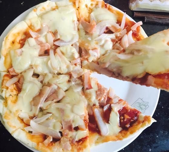 平底锅披萨怎么做_平底锅披萨的做法大全-第1张图片-山城妙识 平底锅披萨怎么做_平底锅披萨的做法大全-第1张图片-山城妙识