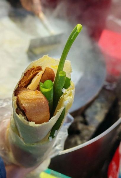 煎饼卷大葱的由来_山东人为什么爱吃-第1张图片-山城妙识 煎饼卷大葱的由来_山东人为什么爱吃-第1张图片-山城妙识
