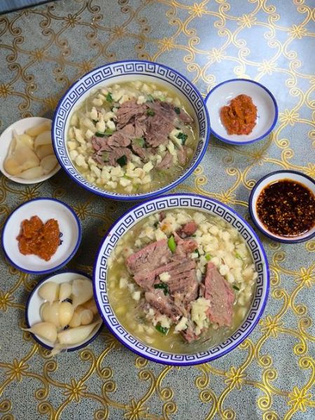 陕西羊肉泡馍怎么做_正宗泡馍配方揭秘-第1张图片-山城妙识 陕西羊肉泡馍怎么做_正宗泡馍配方揭秘-第1张图片-山城妙识