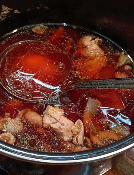 红菌菇怎么做好吃_红菌菇煲汤做法-第1张图片-山城妙识