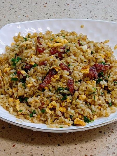 广式香肠炒饭怎么做_广式香肠炒饭家常做法-第3张图片-山城妙识 广式香肠炒饭怎么做_广式香肠炒饭家常做法-第3张图片-山城妙识