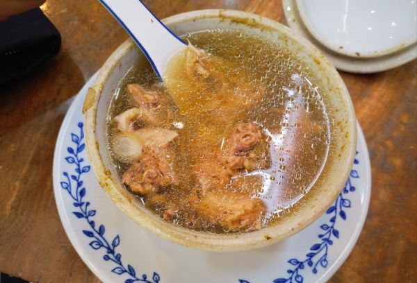 兔肉煲汤放什么药材_兔肉煲汤放什么药材最补气血-第1张图片-山城妙识