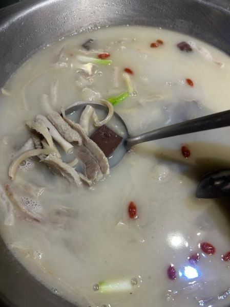 羊肉汤怎么做没有膻味_羊肉汤去膻味的方法-第2张图片-山城妙识 羊肉汤怎么做没有膻味_羊肉汤去膻味的方法-第2张图片-山城妙识