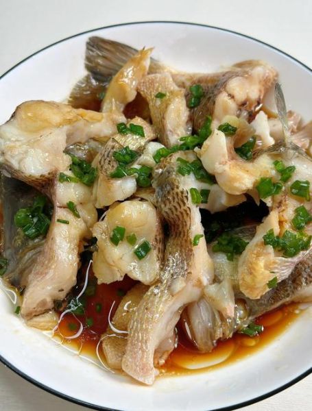 蒸鲈鱼怎么做_清蒸鲈鱼要蒸几分钟-第2张图片-山城妙识