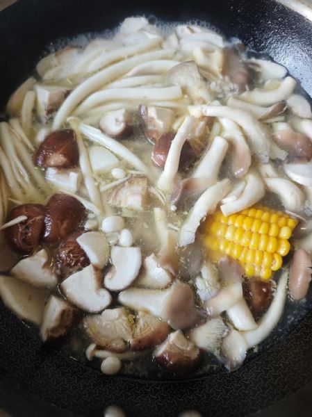 猪肚菌菇汤的做法大全_猪肚菌菇汤怎么炖才白-第3张图片-山城妙识