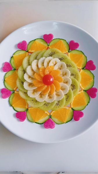 水果拼盘怎么做简单又好看_五种水果拼盘切法-第3张图片-山城妙识 水果拼盘怎么做简单又好看_五种水果拼盘切法-第3张图片-山城妙识