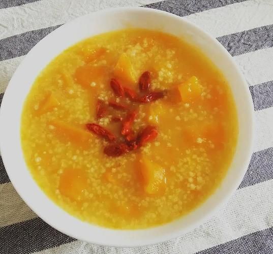 小米南瓜粥怎么做_小米南瓜粥需要煮多久-第3张图片-山城妙识