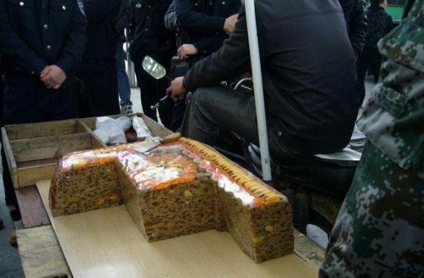 切糕党被打事件真相_切糕价格为什么这么贵-第2张图片-山城妙识 切糕党被打事件真相_切糕价格为什么这么贵-第2张图片-山城妙识