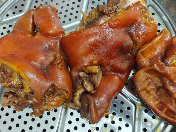 生猪头怎么煮好吃窍门_生猪头去腥增香步骤-第2张图片-山城妙识