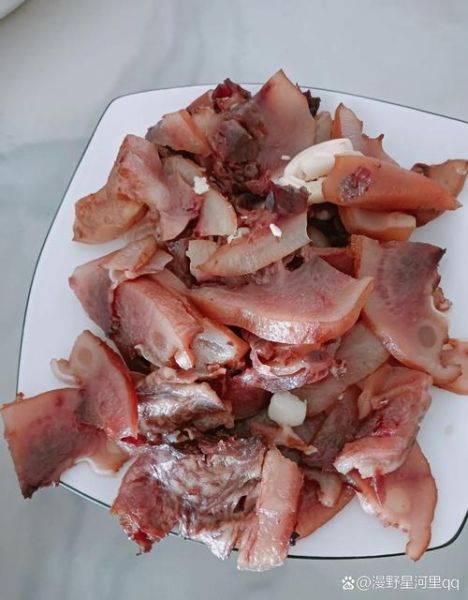 生猪头怎么煮好吃窍门_生猪头去腥增香步骤-第3张图片-山城妙识