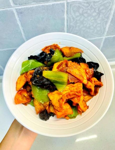 土豆片炒肉怎么炒好吃_土豆片炒肉先炒肉还是先炒土豆-第1张图片-山城妙识 土豆片炒肉怎么炒好吃_土豆片炒肉先炒肉还是先炒土豆-第1张图片-山城妙识