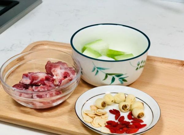 电压力锅炖排骨汤要多长时间_电压力锅炖排骨汤放多少水-第2张图片-山城妙识 电压力锅炖排骨汤要多长时间_电压力锅炖排骨汤放多少水-第2张图片-山城妙识