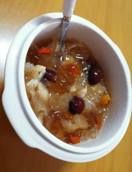 银耳莲子汤怎么煮粘稠_银耳莲子汤出胶技巧-第3张图片-山城妙识 银耳莲子汤怎么煮粘稠_银耳莲子汤出胶技巧-第3张图片-山城妙识